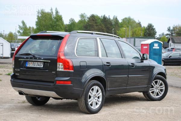 Pelēks Volvo XC90 2012 Rīga, ar dzinēja tilpumu 2.40 L un nobraukumu 246 tūkst. km par 10690 €, foto 2 vietnē AUTOMOTO.COM.LV