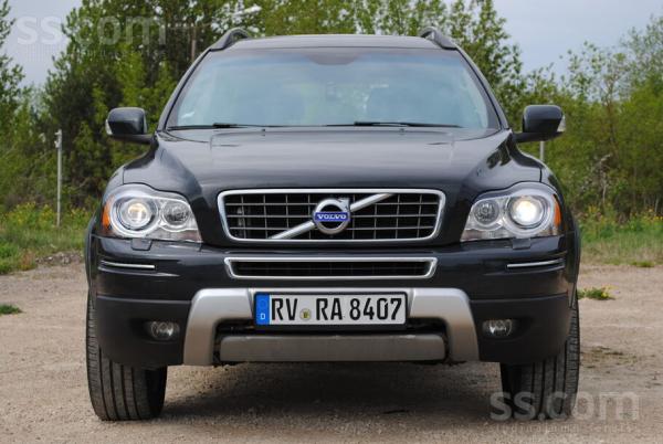 Pelēks Volvo XC90 2012 Rīga, ar dzinēja tilpumu 2.40 L un nobraukumu 246 tūkst. km par 10690 €, foto 6 vietnē AUTOMOTO.COM.LV