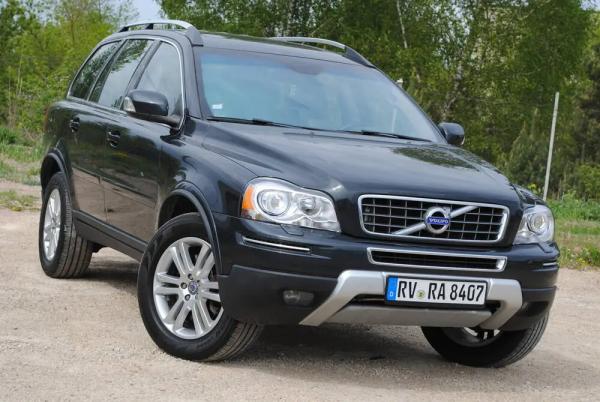 Pelēks Volvo XC90 2012 Rīga, ar dzinēja tilpumu 2.40 L un nobraukumu 246 tūkst. km par 10990 €, foto 4 vietnē AUTOMOTO.COM.LV
