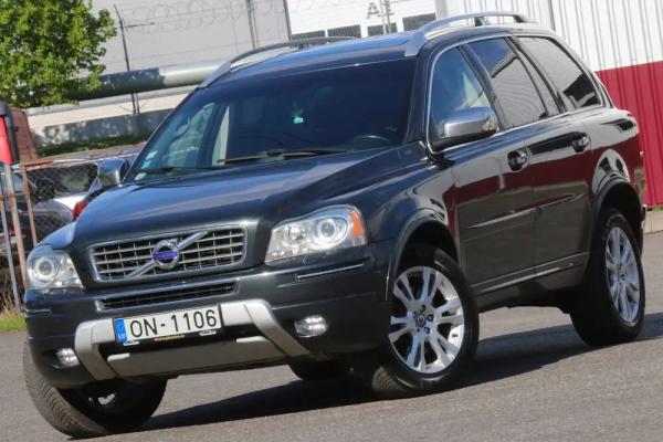 Grey Volvo XC90 2012 in Riga, with an engine capacity of 2.40 L and mileage of 272 thousand km for 10990 €, photo 1 on AUTOMOTO.COM.LV