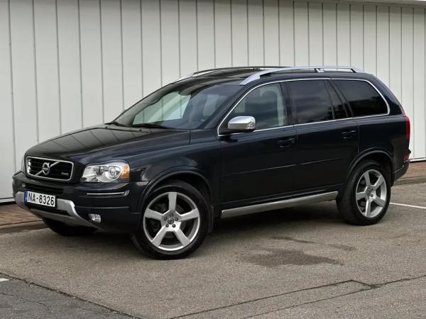 Grey Volvo XC90 2012 in Riga, with an engine capacity of 2.40 L and mileage of 213 thousand km for 11500 €, photo 4 on AUTOMOTO.COM.LV
