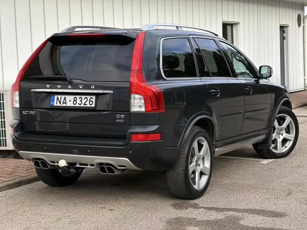 Grey Volvo XC90 2012 in Riga, with an engine capacity of 2.40 L and mileage of 213 thousand km for 11500 €, photo 5 on AUTOMOTO.COM.LV