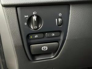 Pelēks Volvo XC90 2012 Rīga, ar dzinēja tilpumu 2.40 L un nobraukumu 213 tūkst. km par 11500 €, foto 13 vietnē AUTOMOTO.COM.LV