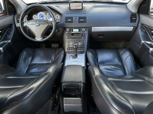 Pelēks Volvo XC90 2012 Rīga, ar dzinēja tilpumu 2.40 L un nobraukumu 213 tūkst. km par 11500 €, foto 16 vietnē AUTOMOTO.COM.LV
