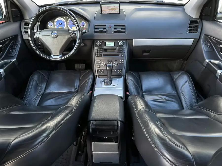Pelēks Volvo XC90 2012 Rīga, ar dzinēja tilpumu 2.40 L un nobraukumu 213 tūkst. km par 11500 €, foto 16 vietnē AUTOMOTO.COM.LV