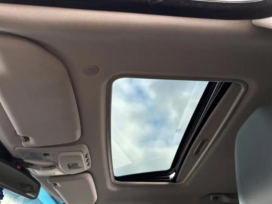 Pelēks Volvo XC90 2012 Rīga, ar dzinēja tilpumu 2.40 L un nobraukumu 213 tūkst. km par 11500 €, foto 17 vietnē AUTOMOTO.COM.LV