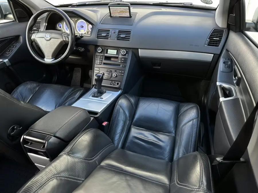 Pelēks Volvo XC90 2012 Rīga, ar dzinēja tilpumu 2.40 L un nobraukumu 213 tūkst. km par 11500 €, foto 18 vietnē AUTOMOTO.COM.LV