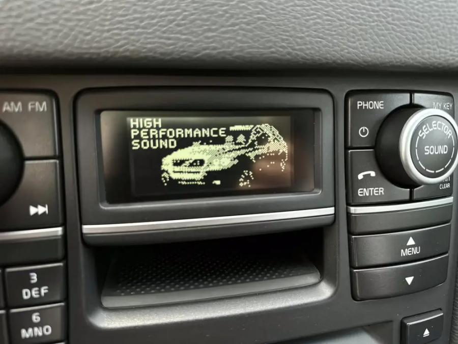 Pelēks Volvo XC90 2012 Rīga, ar dzinēja tilpumu 2.40 L un nobraukumu 213 tūkst. km par 11500 €, foto 19 vietnē AUTOMOTO.COM.LV