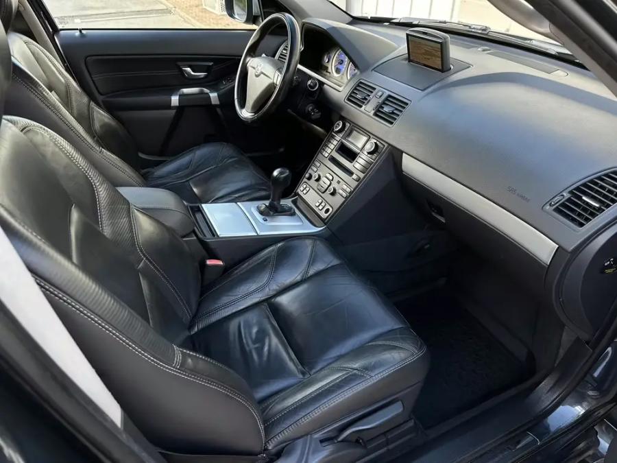 Pelēks Volvo XC90 2012 Rīga, ar dzinēja tilpumu 2.40 L un nobraukumu 213 tūkst. km par 11500 €, foto 21 vietnē AUTOMOTO.COM.LV