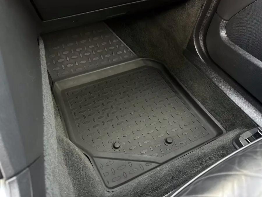 Pelēks Volvo XC90 2012 Rīga, ar dzinēja tilpumu 2.40 L un nobraukumu 213 tūkst. km par 11500 €, foto 22 vietnē AUTOMOTO.COM.LV