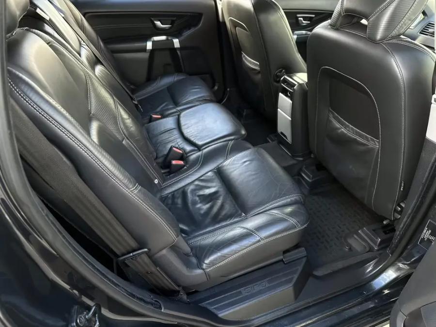 Pelēks Volvo XC90 2012 Rīga, ar dzinēja tilpumu 2.40 L un nobraukumu 213 tūkst. km par 11500 €, foto 23 vietnē AUTOMOTO.COM.LV