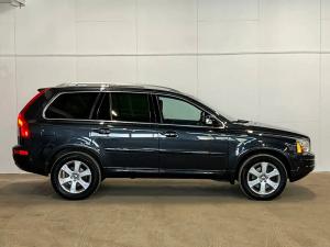 Grey Volvo XC90 2012 in Jurmala, with an engine capacity of 2.40 L and mileage of 319 thousand km for 12450 €, photo 8 on AUTOMOTO.COM.LV