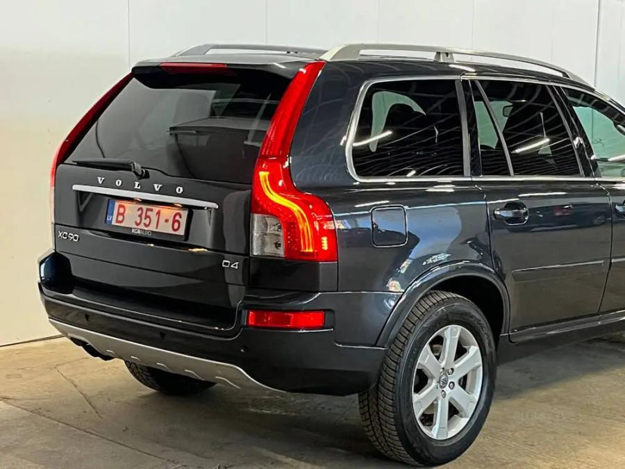 Grey Volvo XC90 2012 in Jurmala, with an engine capacity of 2.40 L and mileage of 319 thousand km for 12450 €, photo 10 on AUTOMOTO.COM.LV