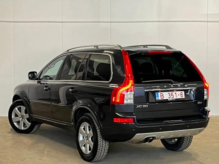 Grey Volvo XC90 2012 in Jurmala, with an engine capacity of 2.40 L and mileage of 319 thousand km for 12450 €, photo 11 on AUTOMOTO.COM.LV