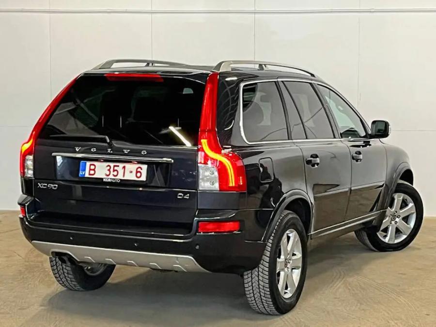 Grey Volvo XC90 2012 in Jurmala, with an engine capacity of 2.40 L and mileage of 319 thousand km for 12450 €, photo 12 on AUTOMOTO.COM.LV