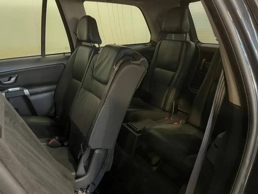 Grey Volvo XC90 2012 in Jurmala, with an engine capacity of 2.40 L and mileage of 319 thousand km for 12450 €, photo 22 on AUTOMOTO.COM.LV