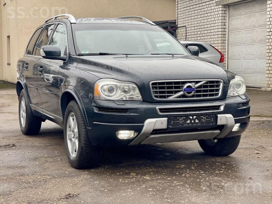 Grey Volvo XC90 2012 in Riga, with an engine capacity of 2.40 L and mileage of 0 thousand km for 10900 €, photo 3 on AUTOMOTO.COM.LV