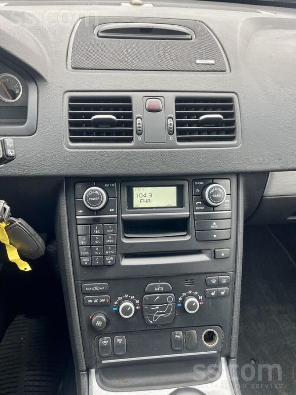 Pelēks Volvo XC90 2012 Rīga, ar dzinēja tilpumu 2.40 L un nobraukumu 0 tūkst. km par 10900 €, foto 8 vietnē AUTOMOTO.COM.LV