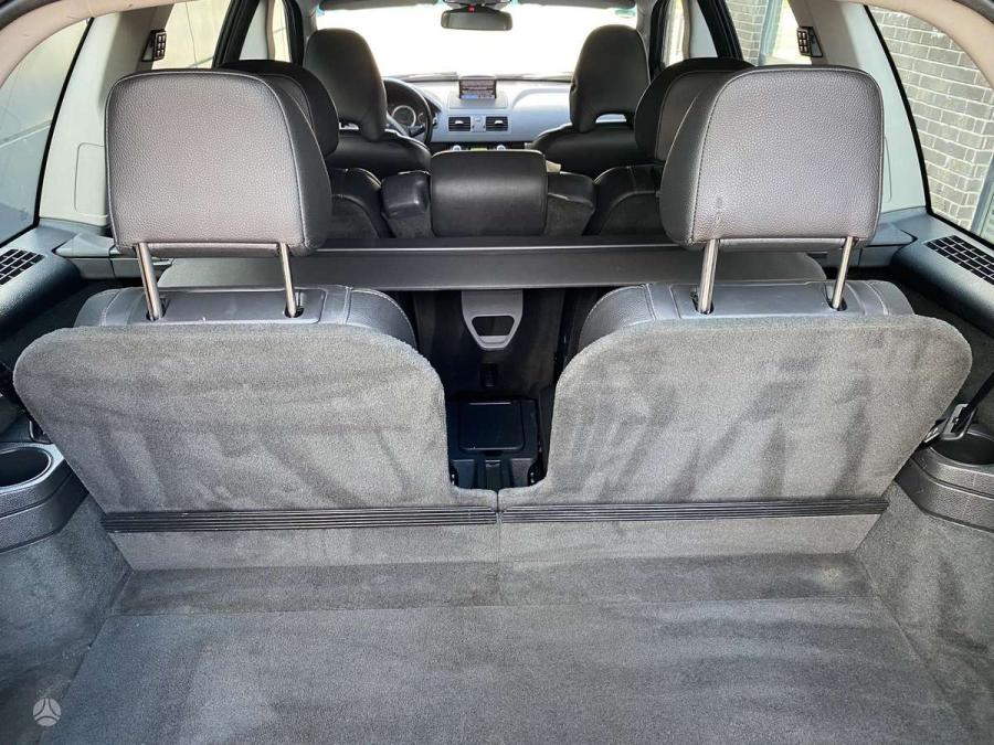 Pelēks Volvo XC90 2012 Marijampole, ar dzinēja tilpumu 2.40 L un nobraukumu 289 tūkst. km par 11850 €, foto 18 vietnē AUTOMOTO.COM.LV