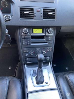 Pelēks Volvo XC90 2012 Marijampole, ar dzinēja tilpumu 2.40 L un nobraukumu 289 tūkst. km par 11850 €, foto 28 vietnē AUTOMOTO.COM.LV
