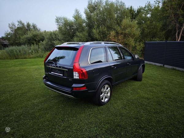 Grey Volvo XC90 2012 in Utena, with an engine capacity of 2.40 L and mileage of 274 thousand km for 7950 €, photo 3 on AUTOMOTO.COM.LV
