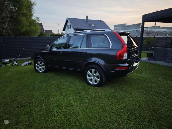 Grey Volvo XC90 2012 in Utena, with an engine capacity of 2.40 L and mileage of 274 thousand km for 7950 €, photo 4 on AUTOMOTO.COM.LV