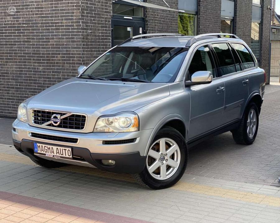 Grey Volvo XC90 2012 in Marijampole, with an engine capacity of 2.40 L and mileage of 289 thousand km for 10999 €, photo 1 on AUTOMOTO.COM.LV