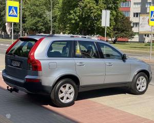 Grey Volvo XC90 2012 in Marijampole, with an engine capacity of 2.40 L and mileage of 289 thousand km for 10999 €, photo 12 on AUTOMOTO.COM.LV