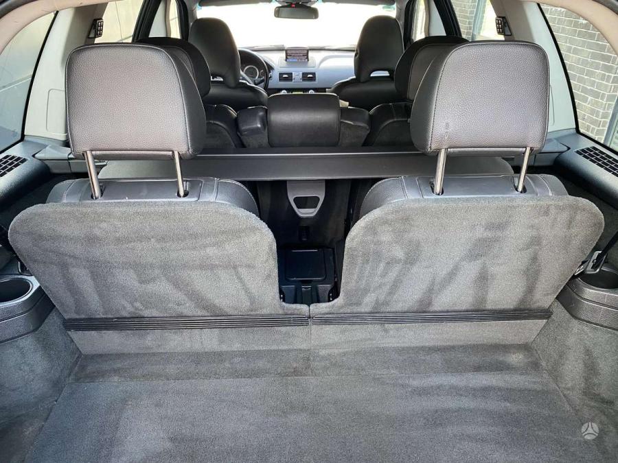Grey Volvo XC90 2012 in Marijampole, with an engine capacity of 2.40 L and mileage of 289 thousand km for 10999 €, photo 17 on AUTOMOTO.COM.LV