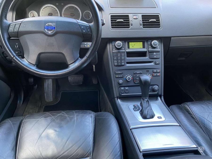Grey Volvo XC90 2012 in Marijampole, with an engine capacity of 2.40 L and mileage of 289 thousand km for 10999 €, photo 26 on AUTOMOTO.COM.LV