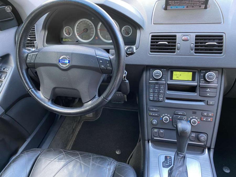 Grey Volvo XC90 2012 in Marijampole, with an engine capacity of 2.40 L and mileage of 289 thousand km for 10999 €, photo 30 on AUTOMOTO.COM.LV