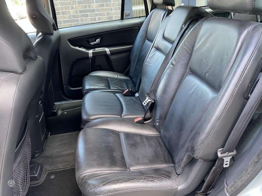 Grey Volvo XC90 2012 in Marijampole, with an engine capacity of 2.40 L and mileage of 289 thousand km for 10999 €, photo 35 on AUTOMOTO.COM.LV