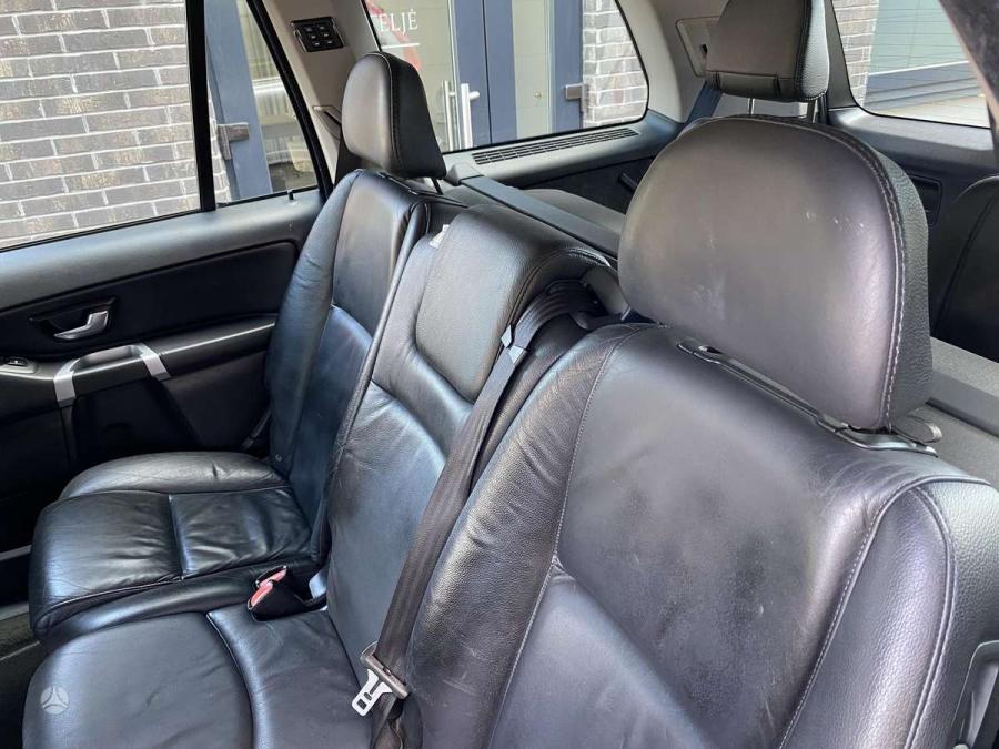 Grey Volvo XC90 2012 in Marijampole, with an engine capacity of 2.40 L and mileage of 289 thousand km for 10999 €, photo 36 on AUTOMOTO.COM.LV