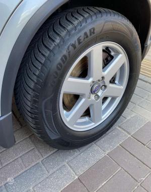 Grey Volvo XC90 2012 in Marijampole, with an engine capacity of 2.40 L and mileage of 289 thousand km for 10999 €, photo 38 on AUTOMOTO.COM.LV