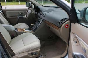 Grey Volvo XC90 2012 in Siauliai, with an engine capacity of 3.19 L and mileage of 225 thousand km for 6950 €, photo 13 on AUTOMOTO.COM.LV