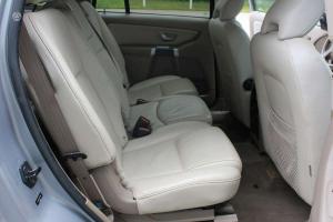 Grey Volvo XC90 2012 in Siauliai, with an engine capacity of 3.19 L and mileage of 225 thousand km for 6950 €, photo 16 on AUTOMOTO.COM.LV