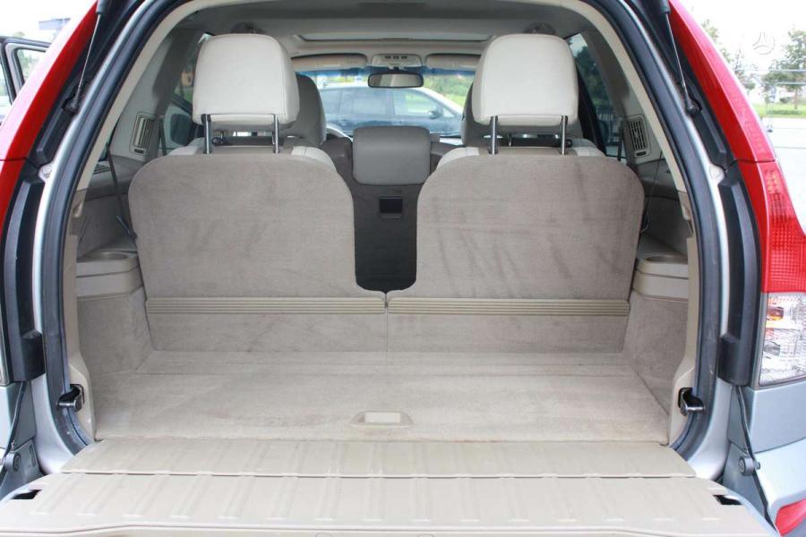 Grey Volvo XC90 2012 in Siauliai, with an engine capacity of 3.19 L and mileage of 225 thousand km for 6950 €, photo 17 on AUTOMOTO.COM.LV