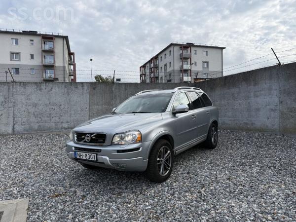 Grey Volvo XC90 2012 in Riga, with an engine capacity of 2.40 L and mileage of 310 thousand km for 10900 €, photo 3 on AUTOMOTO.COM.LV