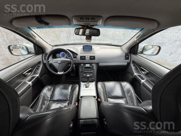 Grey Volvo XC90 2012 in Riga, with an engine capacity of 2.40 L and mileage of 310 thousand km for 10900 €, photo 7 on AUTOMOTO.COM.LV