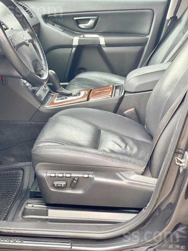 Pelēks Volvo XC90 2012 Rīga, ar dzinēja tilpumu 2.40 L un nobraukumu 0 tūkst. km par 11750 €, foto 6 vietnē AUTOMOTO.COM.LV