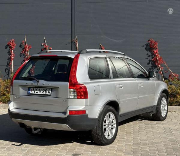Pelēks Volvo XC90 2012 Viļņa, ar dzinēja tilpumu 2.40 L un nobraukumu 240 tūkst. km par 8950 €, foto 5 vietnē AUTOMOTO.COM.LV