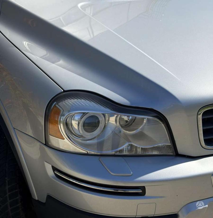 Grey Volvo XC90 2012 in Vilnius, with an engine capacity of 2.40 L and mileage of 240 thousand km for 8950 €, photo 6 on AUTOMOTO.COM.LV