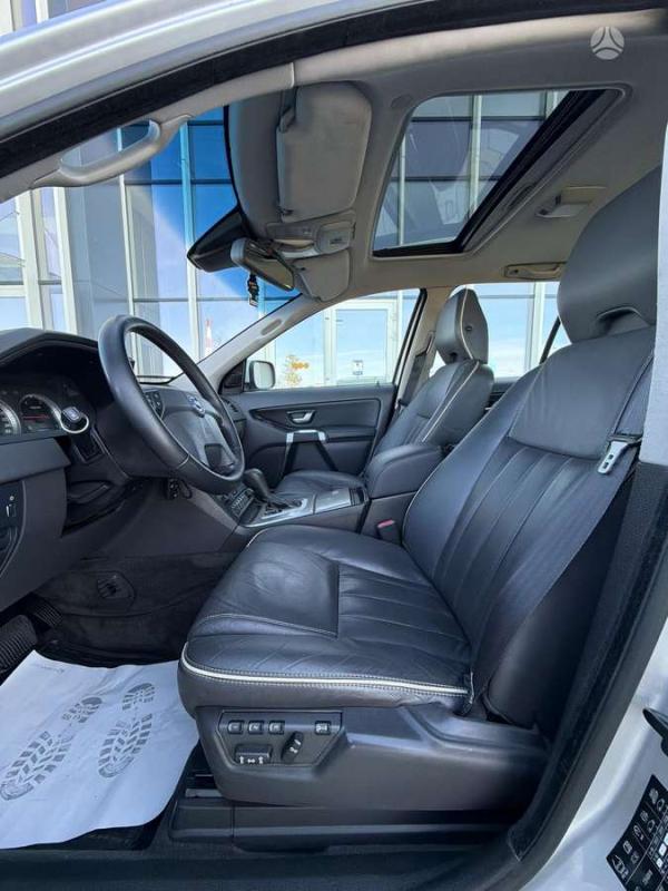 Pelēks Volvo XC90 2012 Viļņa, ar dzinēja tilpumu 2.40 L un nobraukumu 240 tūkst. km par 8950 €, foto 7 vietnē AUTOMOTO.COM.LV