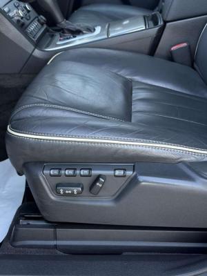 Grey Volvo XC90 2012 in Vilnius, with an engine capacity of 2.40 L and mileage of 240 thousand km for 8950 €, photo 8 on AUTOMOTO.COM.LV