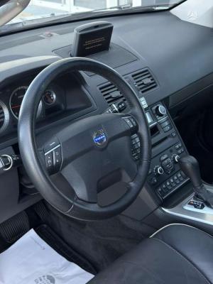 Grey Volvo XC90 2012 in Vilnius, with an engine capacity of 2.40 L and mileage of 240 thousand km for 8950 €, photo 10 on AUTOMOTO.COM.LV