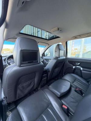 Grey Volvo XC90 2012 in Vilnius, with an engine capacity of 2.40 L and mileage of 240 thousand km for 8950 €, photo 13 on AUTOMOTO.COM.LV