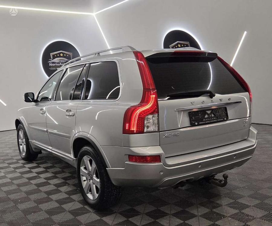 Grey Volvo XC90 2013 in Marijampole, with an engine capacity of 2.40 L and mileage of 321 thousand km for 11999 €, photo 30 on AUTOMOTO.COM.LV