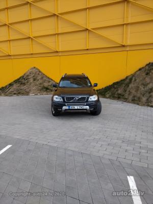 Grey Volvo XC90 2013 in Tallinn, with an engine capacity of 2.40 L and mileage of 222 thousand km for 11500 €, photo  on AUTOMOTO.COM.LV
