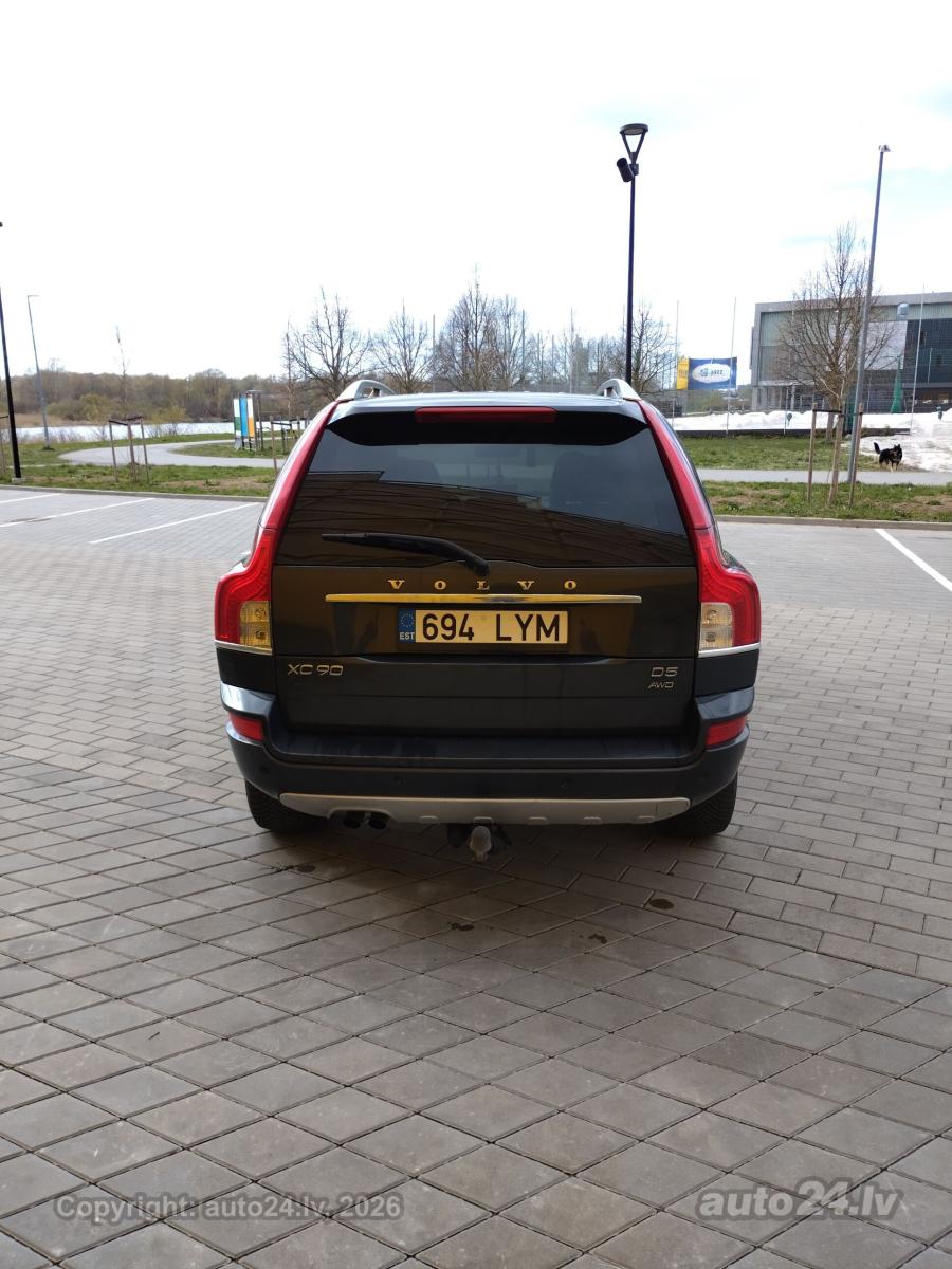 Pelēks Volvo XC90 2013 Tallina, ar dzinēja tilpumu 2.40 L un nobraukumu 222 tūkst. km par 11500 €, foto 6 vietnē AUTOMOTO.COM.LV