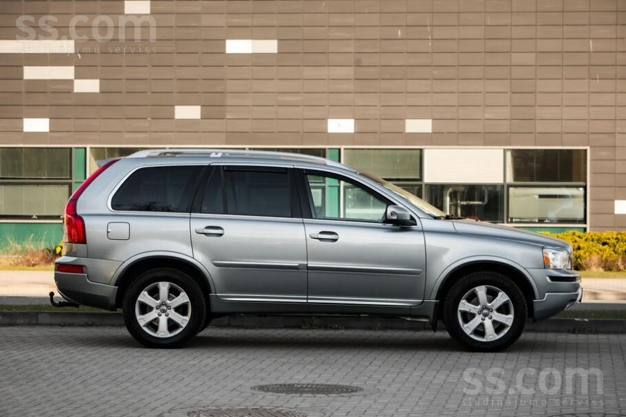 Pelēks Volvo XC90 2013 Jelgava, ar dzinēja tilpumu 2.40 L un nobraukumu 295 tūkst. km par 12500 €, foto 13 vietnē AUTOMOTO.COM.LV